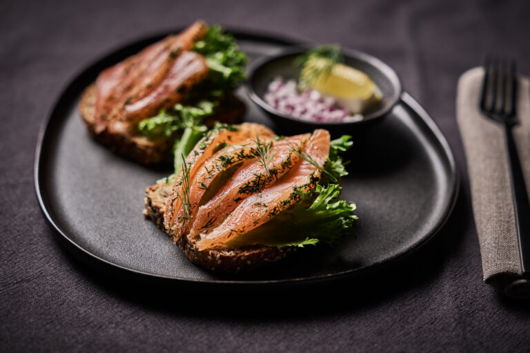 Gravlax on sourdough bread - Frøya Salmon